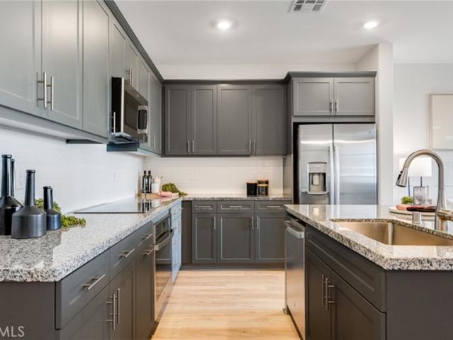 2821 E Amberley Privado, Ontario, CA 91762 | MLS #SW26068 | Compass