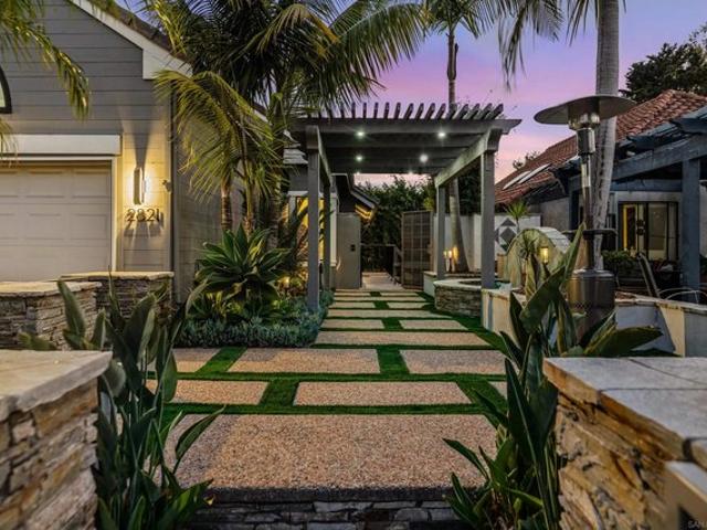 2821 Forest View Way, Carlsbad, CA 92008