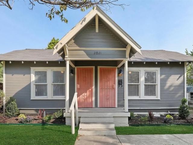 2821 Gladstone Dr, Dallas, TX 75211