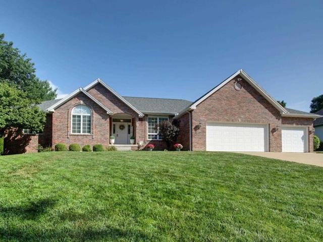 2821 Hayfield Ln, Quincy, IL 62301