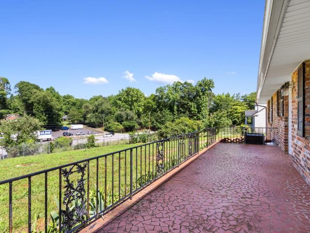 2821 Poinsett Highway