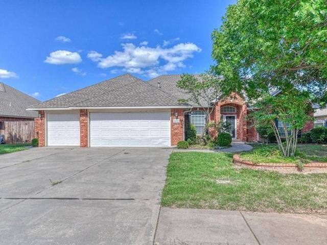 2821 Stonebridge Ct, Norman, OK 73071