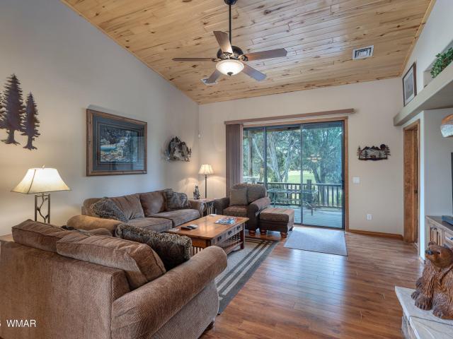 2821 Villa Loop