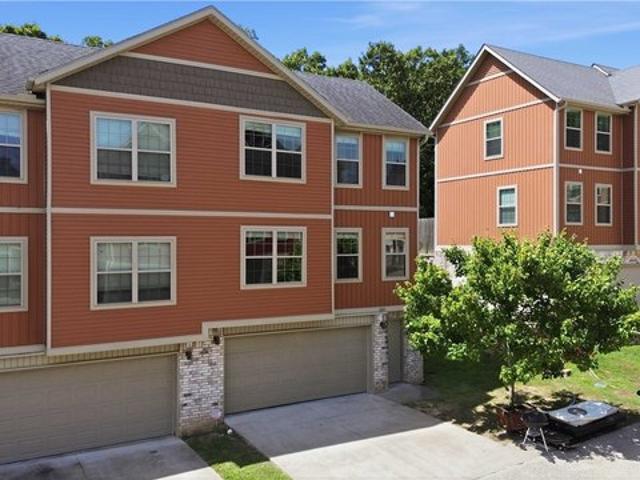 2821 W Cottonwillow Way, Fayetteville, AR 72704