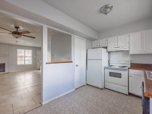 2821 Wimbledon Ct, Garland, TX 75041