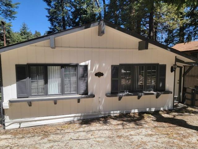 28226 Larchmont Ln, Lake Arrowhead, CA 92352