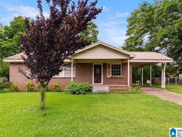 2822 Brooklane Dr, Hueytown, AL 35023