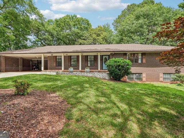2822 Cartwright Dr, Decatur, GA 30033