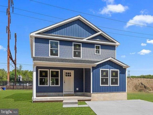 2822 E Ave, Levittown, PA 19056