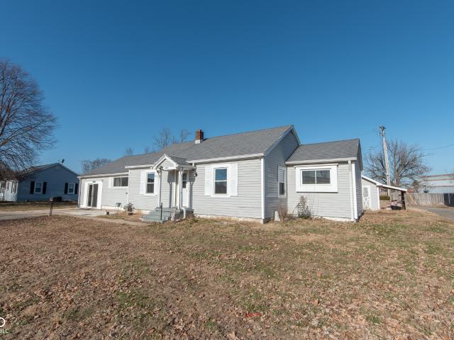 2822 22nd St, Columbus, IN 47201 | MLS #22093 | Compass