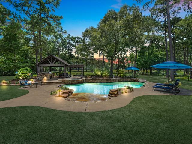 28232 Emerald Oaks