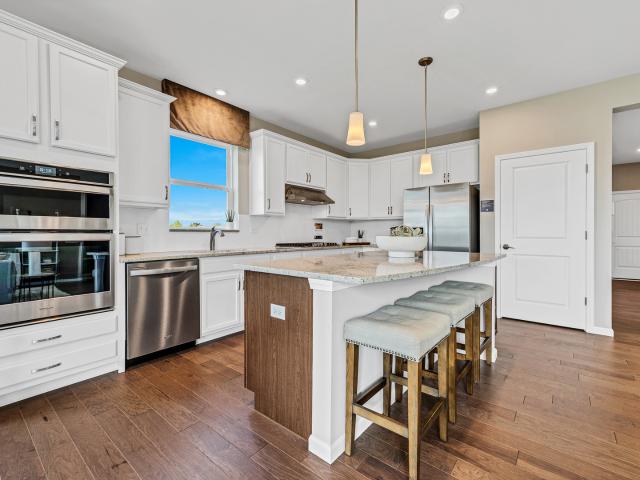2823 Autumn Rdg Ct, Lindenhurst, IL 60046 | MLS #12599 | Compass
