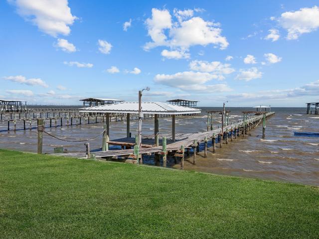 2823 Bayshore Dr, Bacliff, TX 77518 | MLS #83367