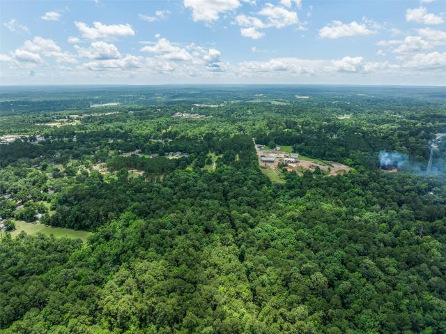 2823 Center Road