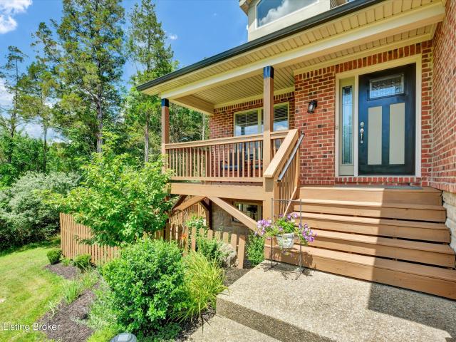 2823 Hollow Oak Dr