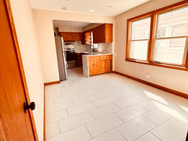 2823 W 71st Street