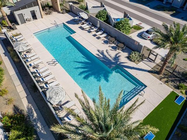 2823 W Red Fox Rd, Phoenix, AZ 85085