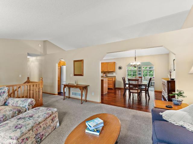 282 101st Court NE