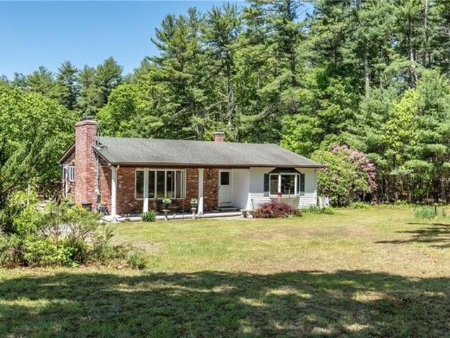 282 Arcadia Rd, Richmond, RI 02832