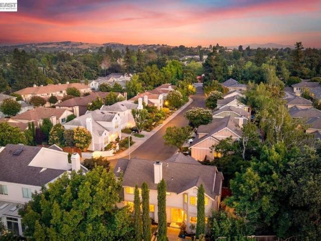 282 Del Valle Ct