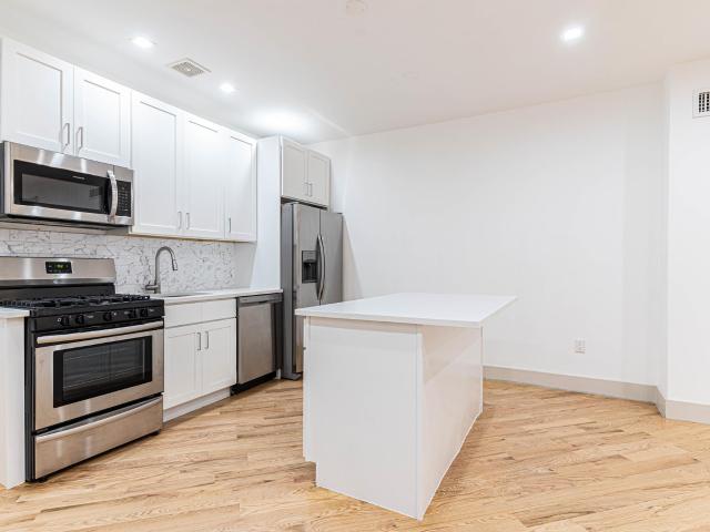 282 E 38th Street 1