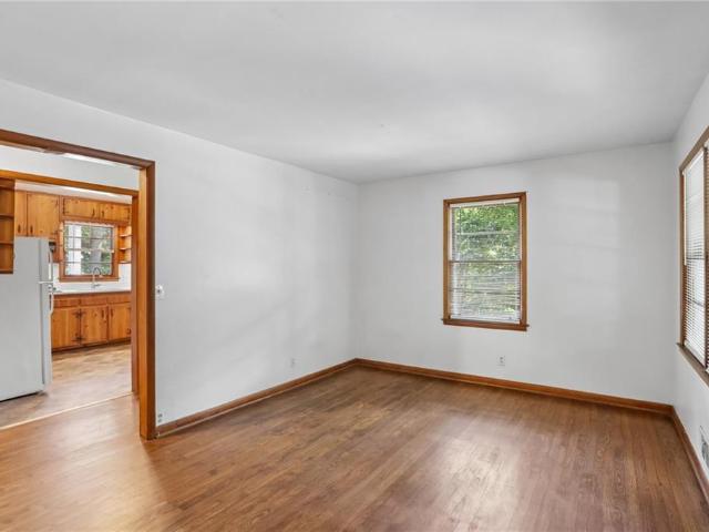 282 Elmira Place NE