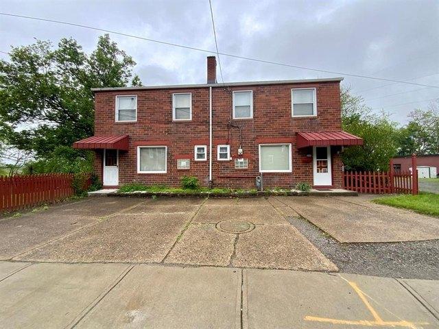 282 Oak Dr, Coraopolis, PA 15108