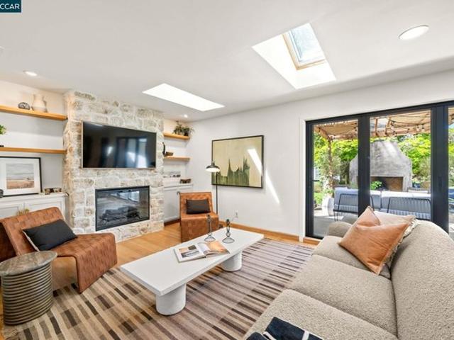 282 S Hartson St, Napa, CA 94559