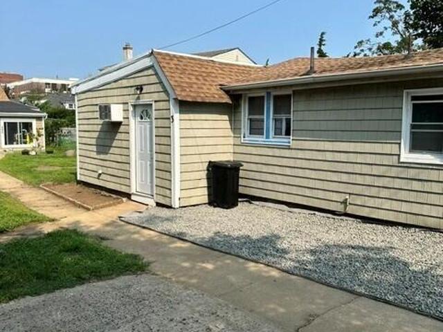 282 Van Pelt Place Unit 3
