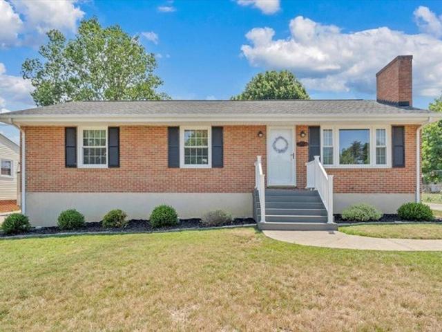 2834 Neil Dr, Roanoke, VA 24019