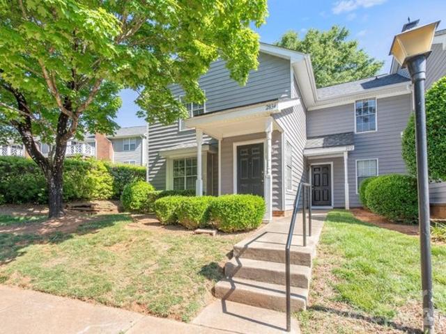 2834 Iron Gate Ln, Charlotte, NC 28212