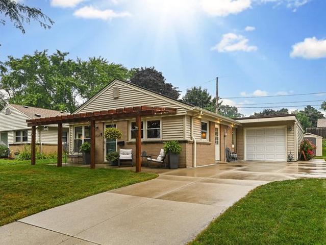 2834 S 57th St, Milwaukee, WI 53219