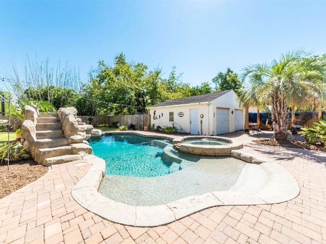 2835 Beverly Road