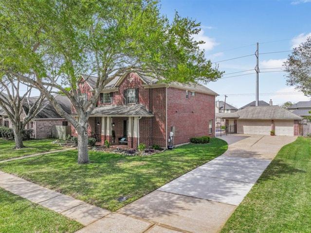 2835 Fairway Dr, Friendswood, TX 77546