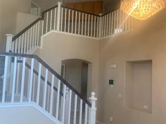 2835 S Bon View