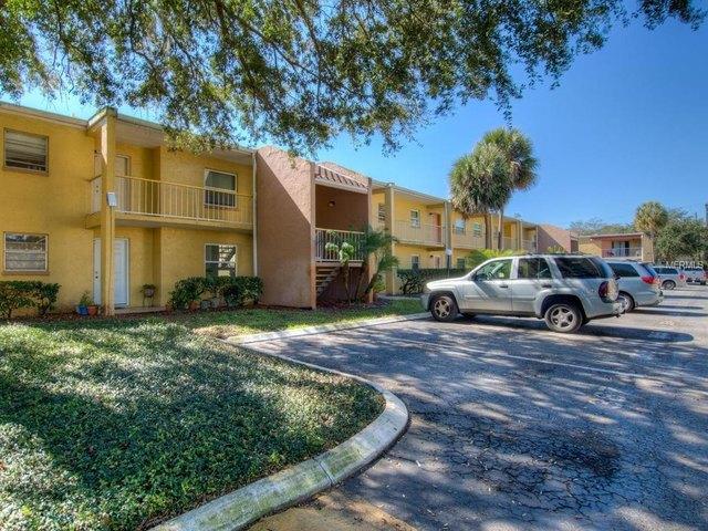 2835 Somerset Park Dr Apt 204, Tampa, FL 33613