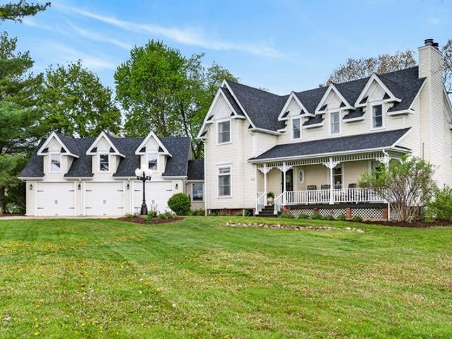 28364 N Lakeview Cir, Mchenry, IL 60051