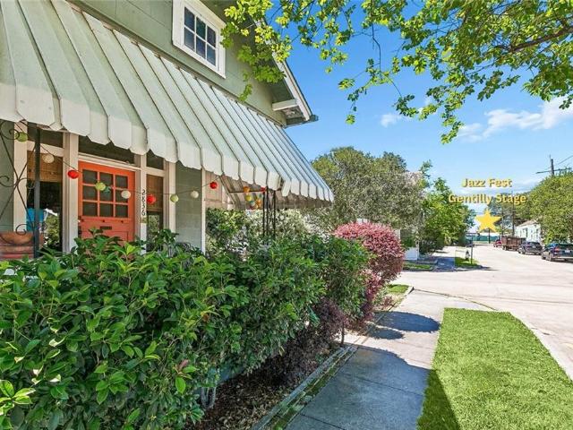 2836 Aubry Street