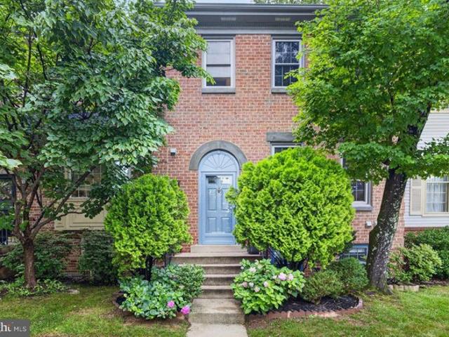 2836 Kelly Sq, Vienna, VA 22181
