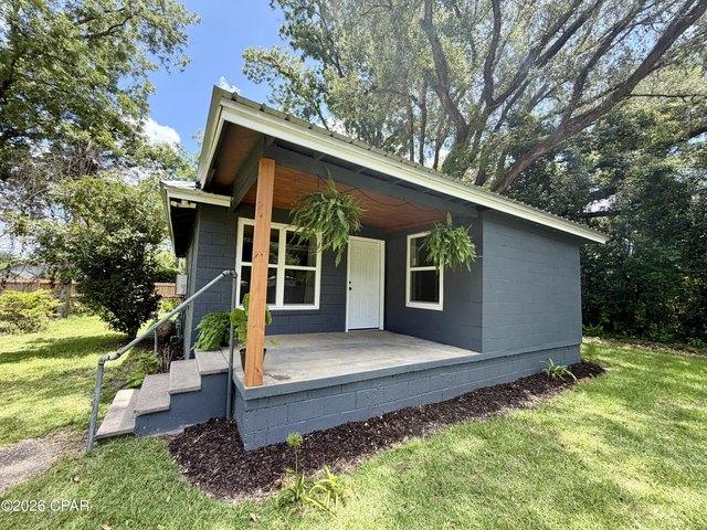 2836 Kenny St, Marianna, FL 32448