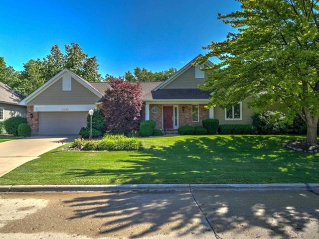 2837 N Willowlake Dr, Peoria, IL 61614
