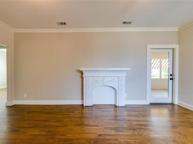 2837 Hemphill Street # 202