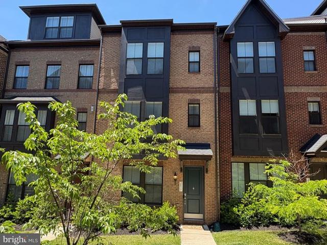 2837 Hokie Ln, Alexandria, VA 22306