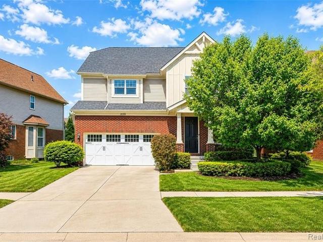 28386 Cottage Ln, Lyon Township, MI 48165