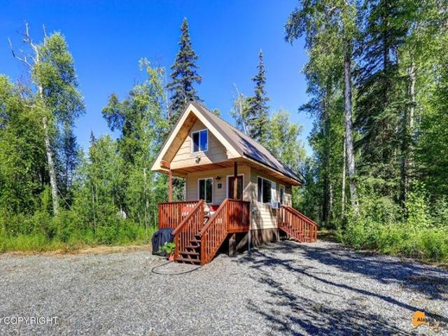 28386 S Dragonfly Hollow Dr, Talkeetna, AK 99676
