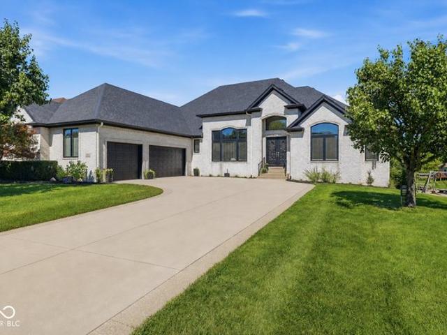 2838 Shadwell Pl, Greenwood, IN 46143