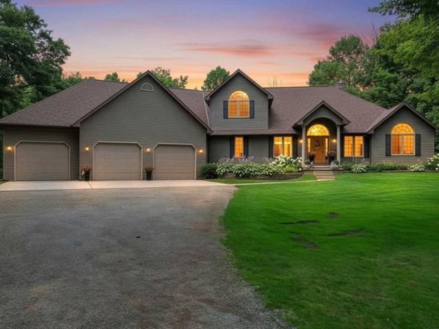 2839 Sandalwood Rd, Abrams, WI 54101