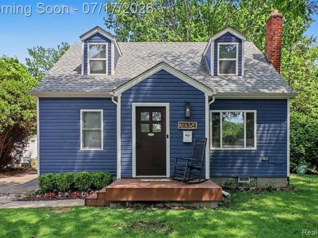 28304 Glasgow St, Southfield, MI 48076