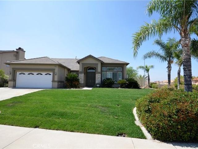 28305 Tiara Ct, Highland, CA 92346