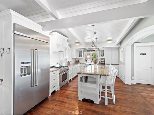 2830 Chateau